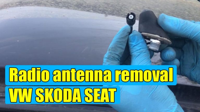 How to remove radio antenna base on VW Golf Mk4, Jetta, Bora Passat